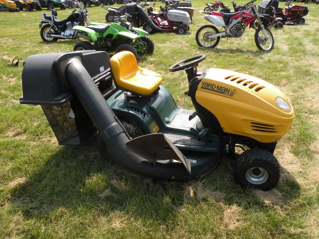 Yardman riding mower w/bagger