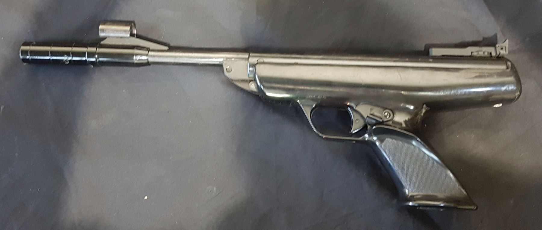 BSA SCORPION 177CAL SPRING LOADED TARGET PELLET PISTOL