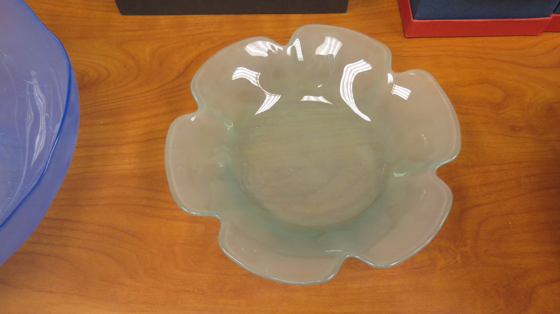 5 Colored Frosted Glass Flower Shaped Bowls Oahu Auctions