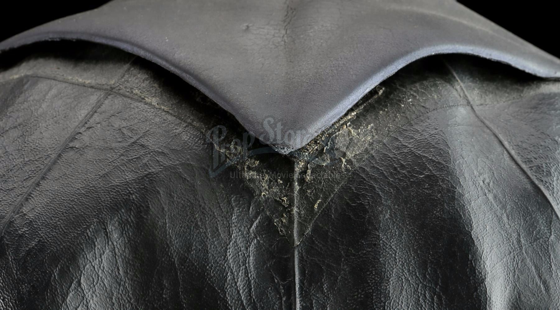 BATMAN FOREVER (1995) - Batman's Batsuit