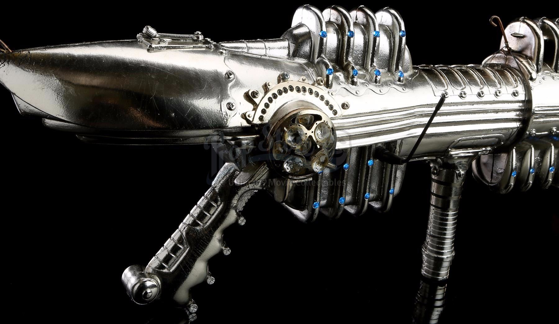 BATMAN and ROBIN (1997) - Mr. Freeze's (Arnold Schwarzennegar) Light-Up ...