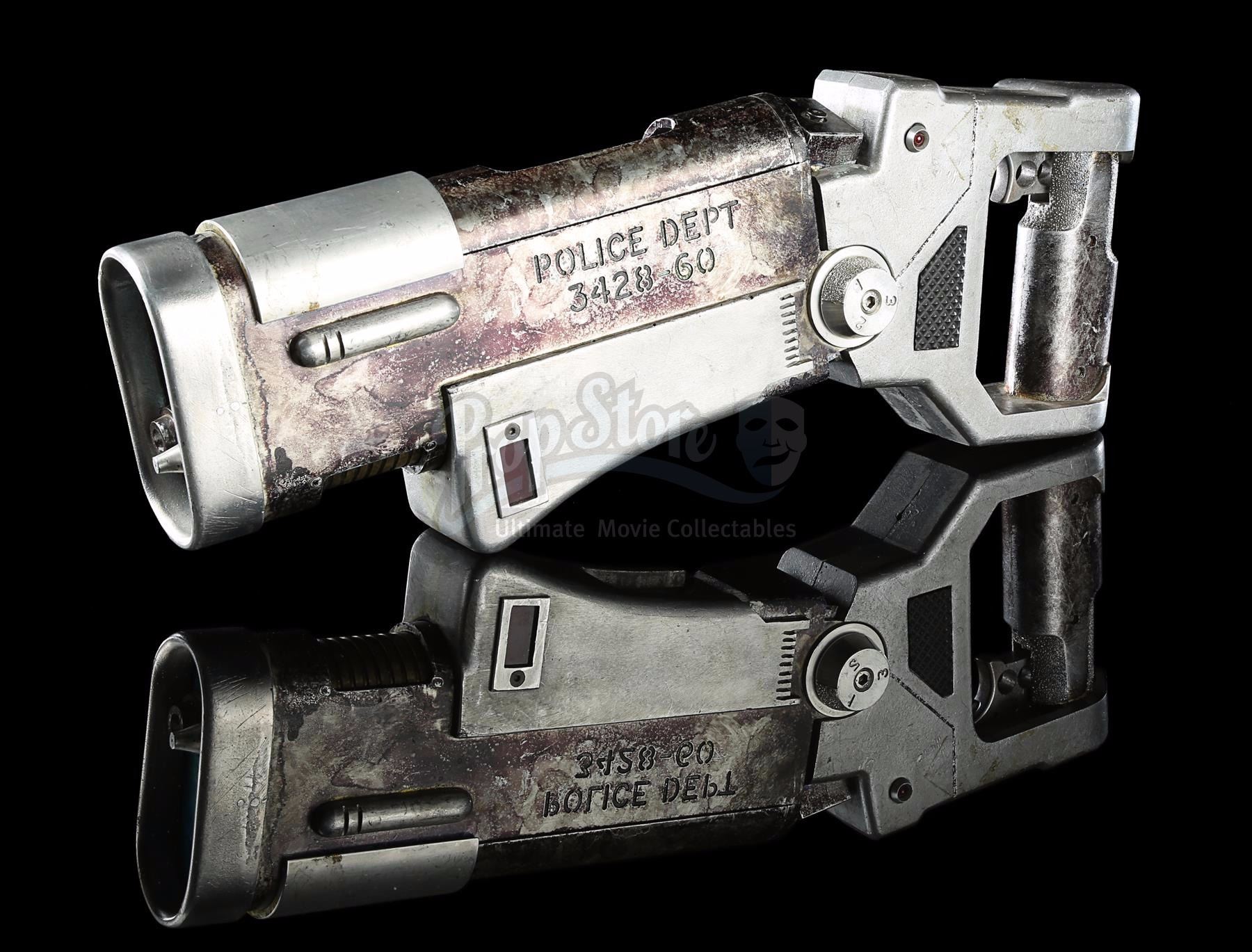 FIFTH ELEMENT, THE (1997) - Hero Police Blaster Shroud