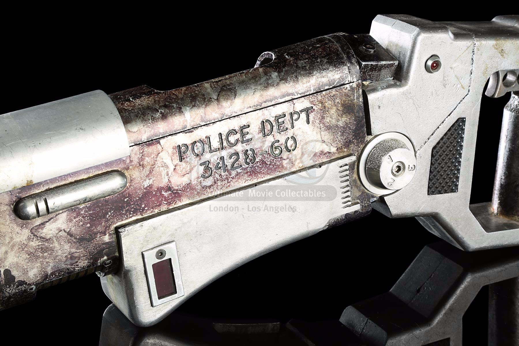 FIFTH ELEMENT, THE (1997) - Hero Police Blaster Shroud