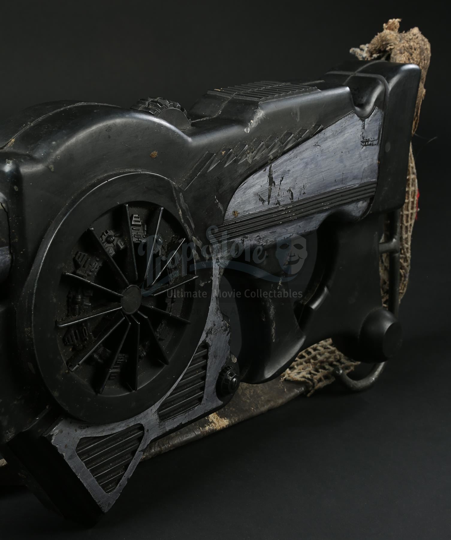 FIFTH ELEMENT, THE (1997) - Stunt Mangalore Rifle