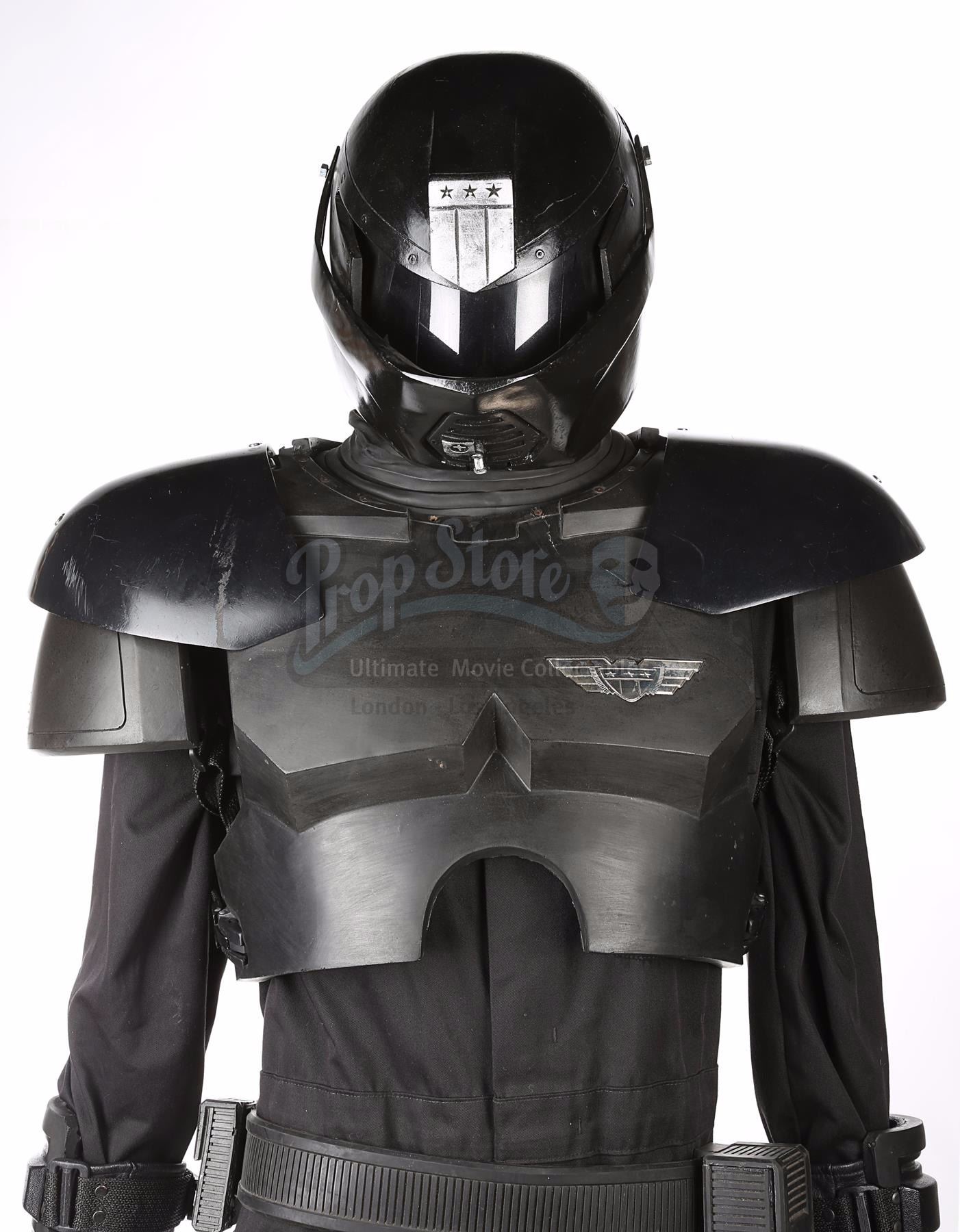 JUDGE DREDD (1995) - Hunter Armour