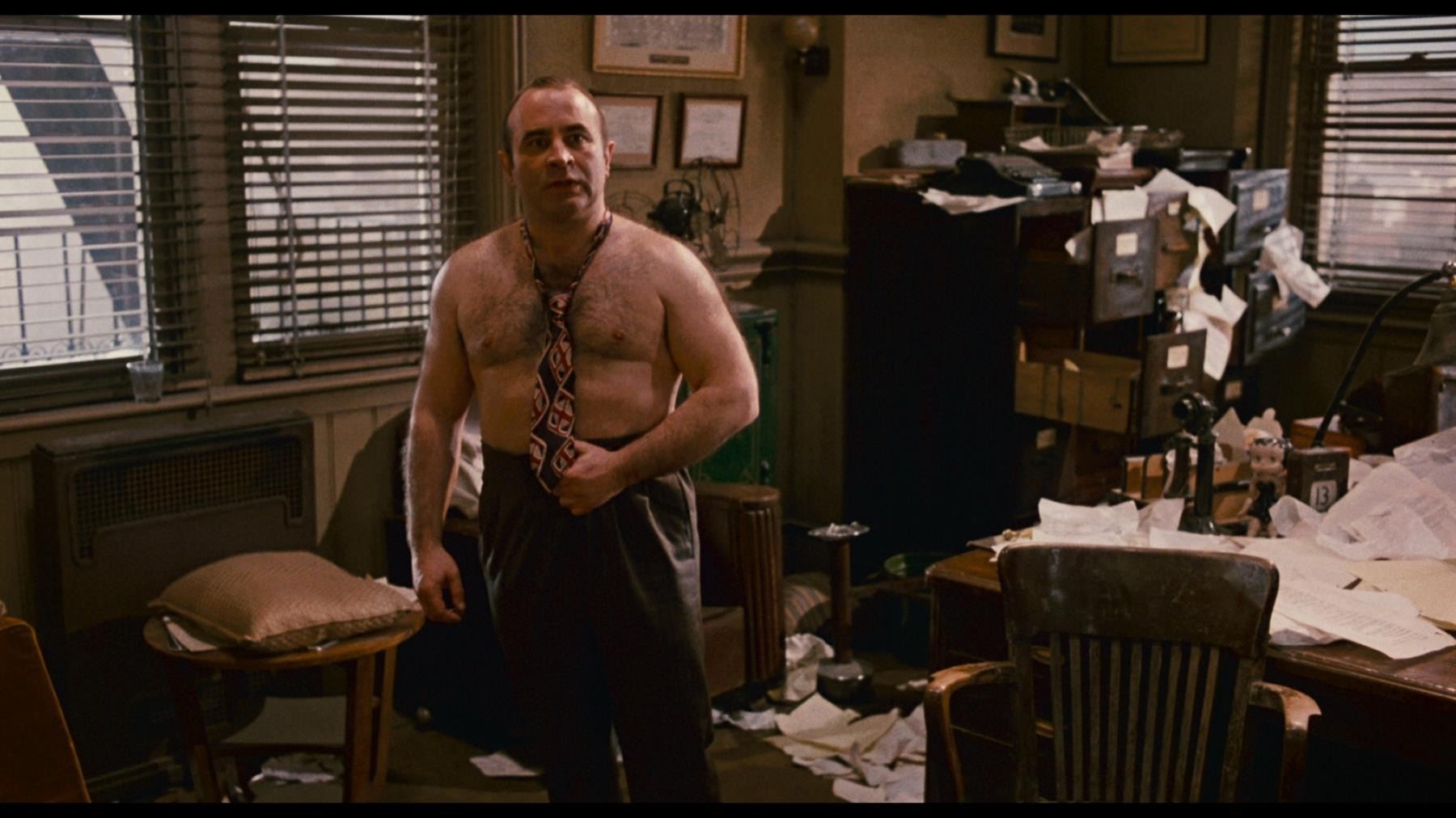 WHO FRAMED ROGER RABBIT (1988) - Eddie Valiant's (Bob Hoskins) Tie