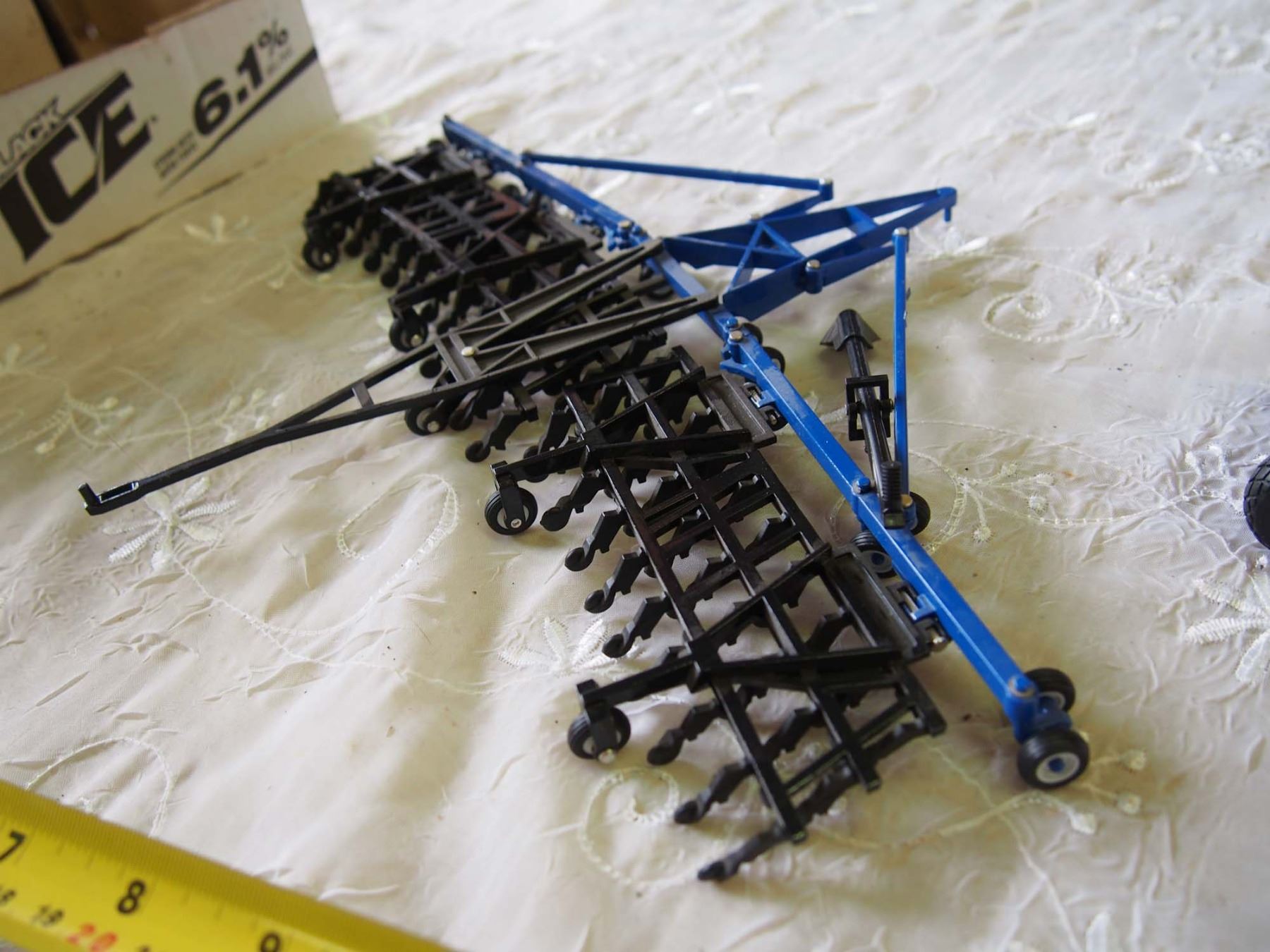 Air Seeder, Cultivator And New holldnd Tractor Toy, Ertl