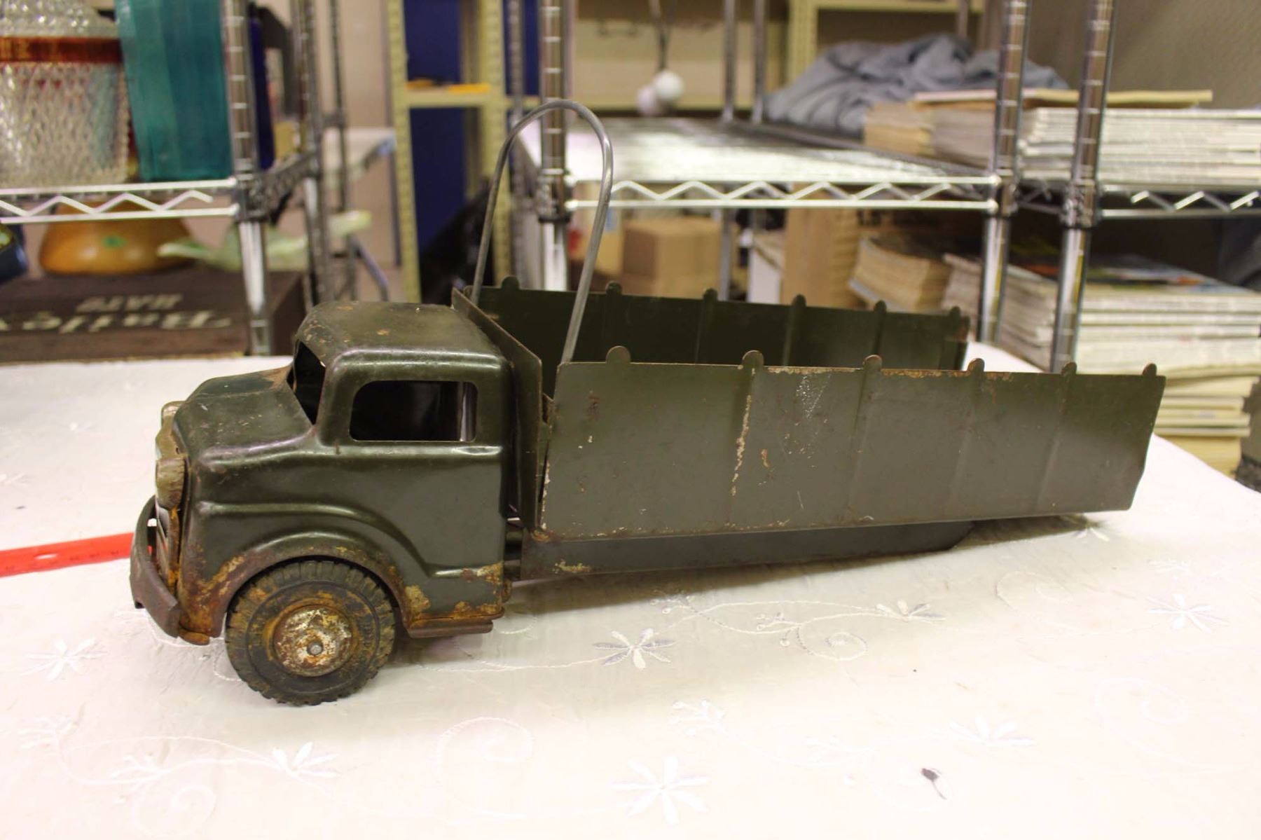 1950s Lumar Army Truck&1950s Mar F76 Dump Truck