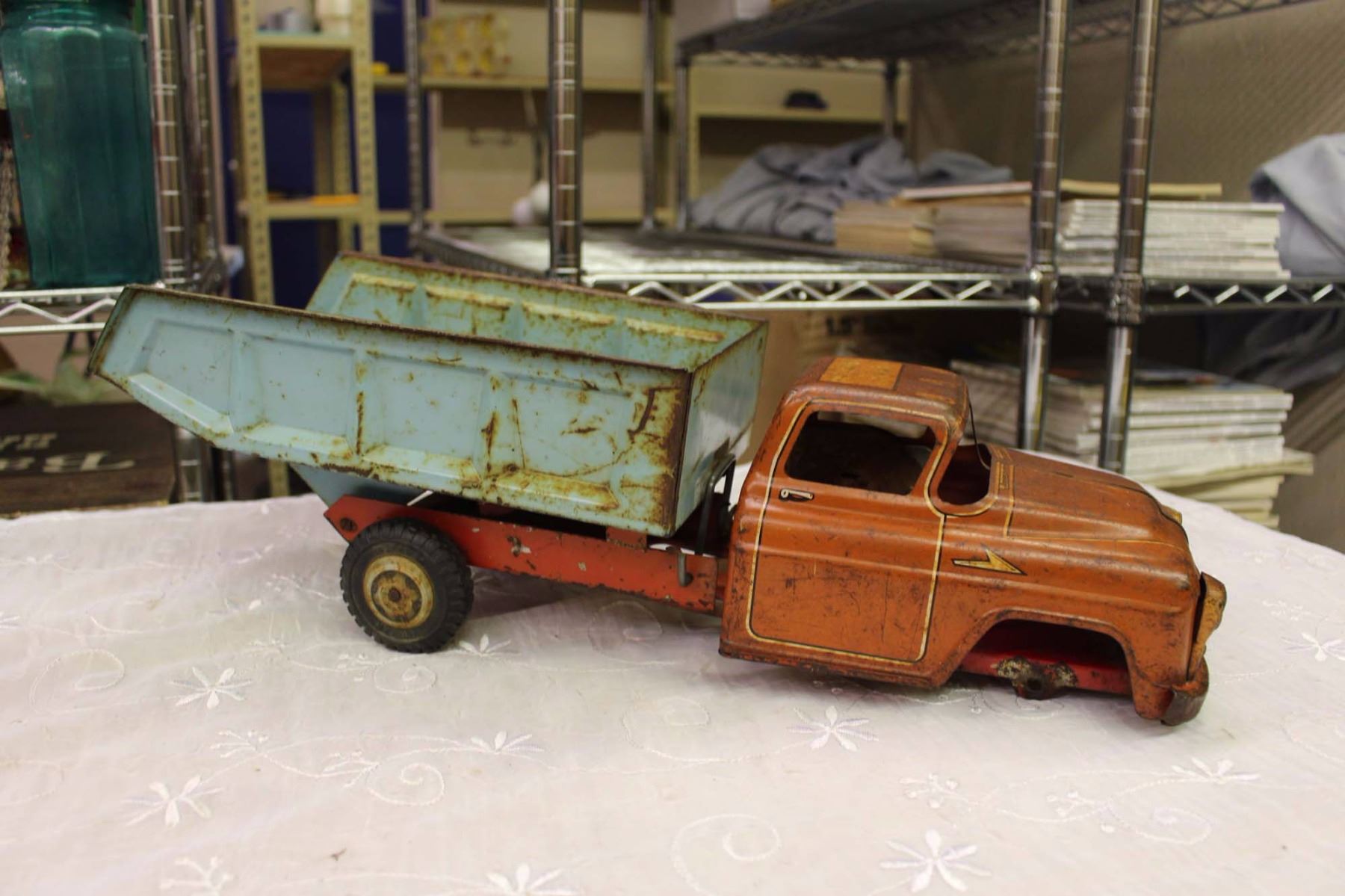 1950s Lumar Army Truck&1950s Mar F76 Dump Truck