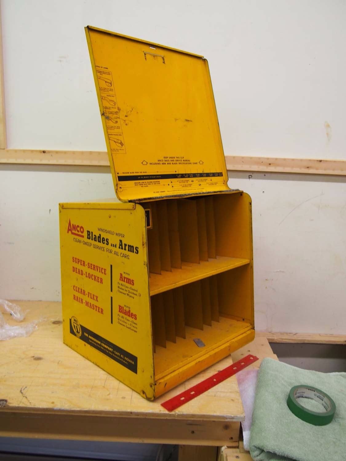 Anco Blades And Arms Display Rack (14"x14"x16")