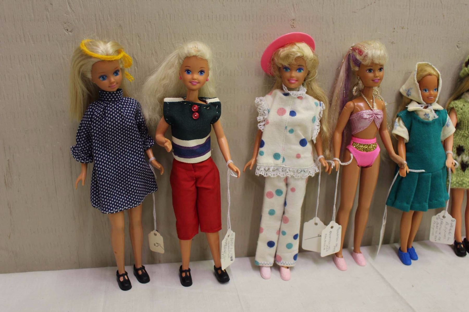 Lot of 1980's Skipper Mattel Dolls (10)