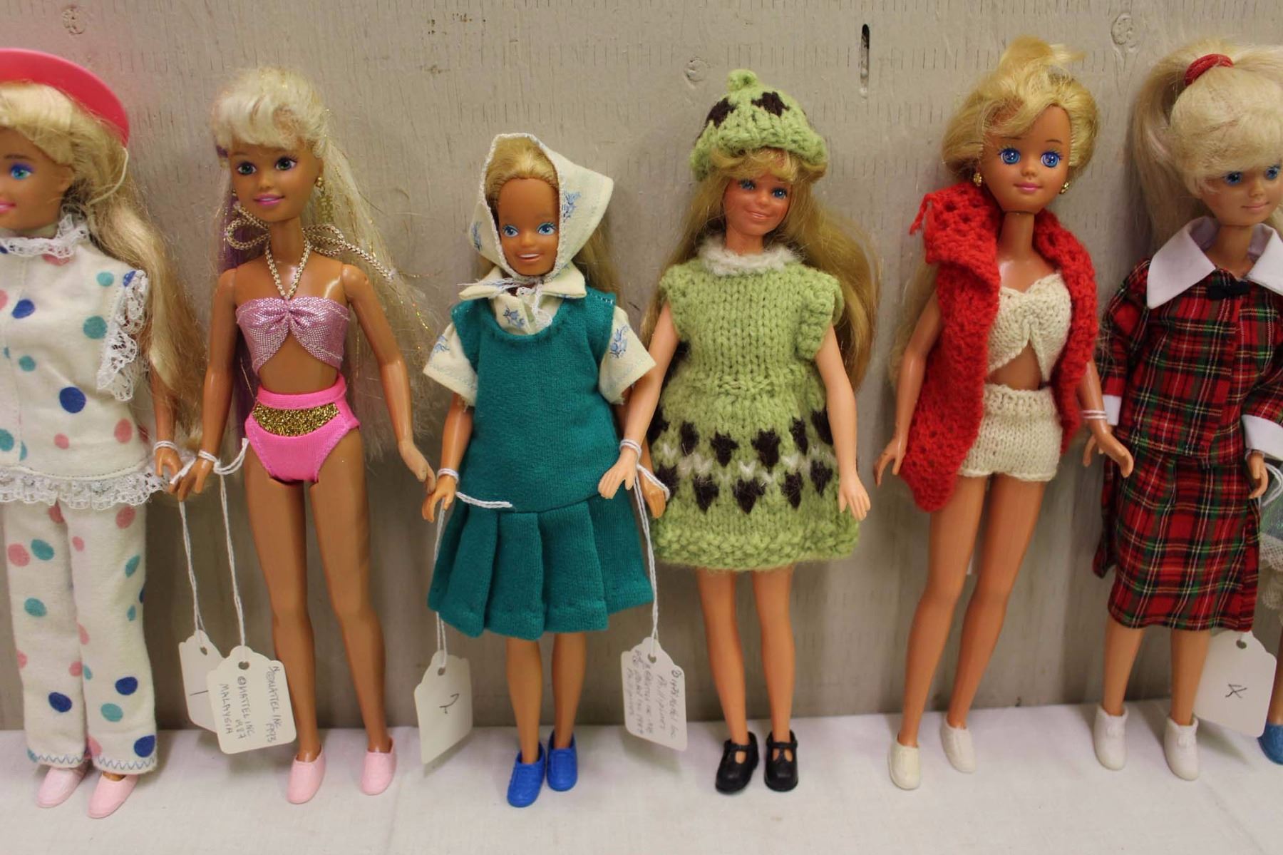 Lot of 1980's Skipper Mattel Dolls (10)