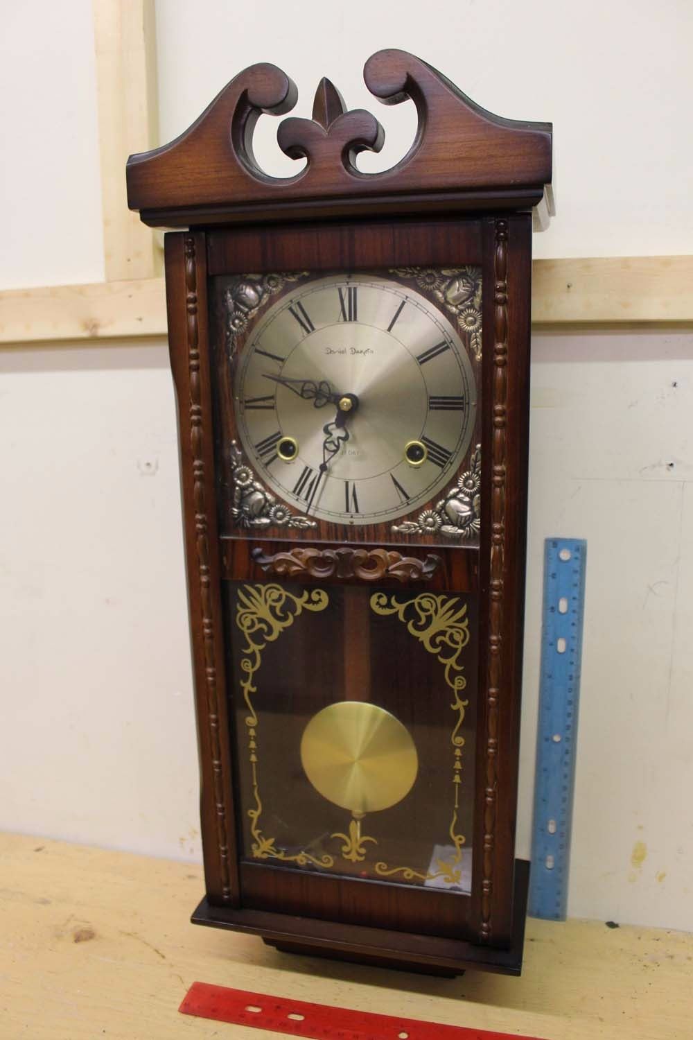 Daniel Dakota Vintage 31 Day Wall Clock w/Key (Working)