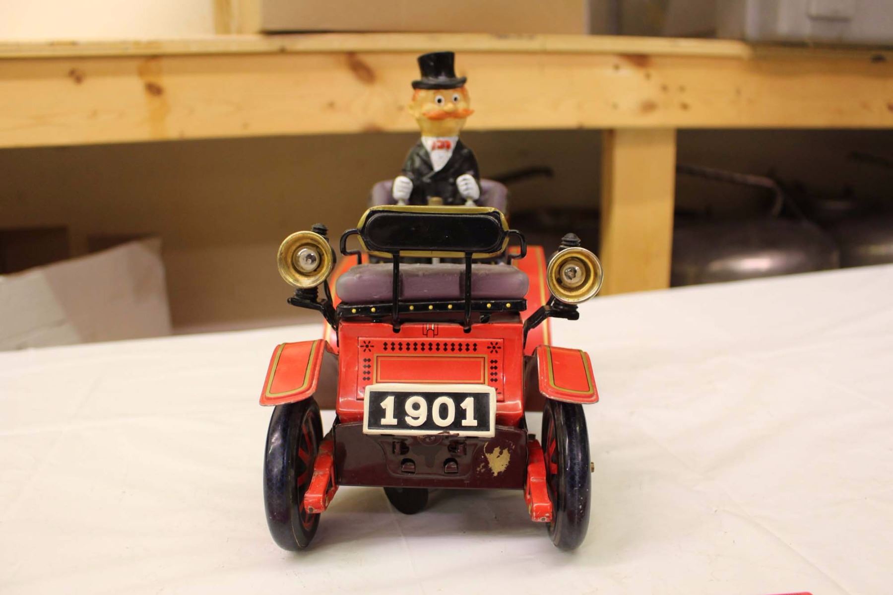 1901 Tin Car w/Driver (Made in Japan)