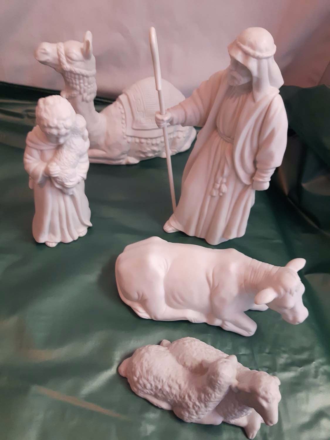 12 Piece Avon Nativity Scene Set w/2 Extras (1980's)