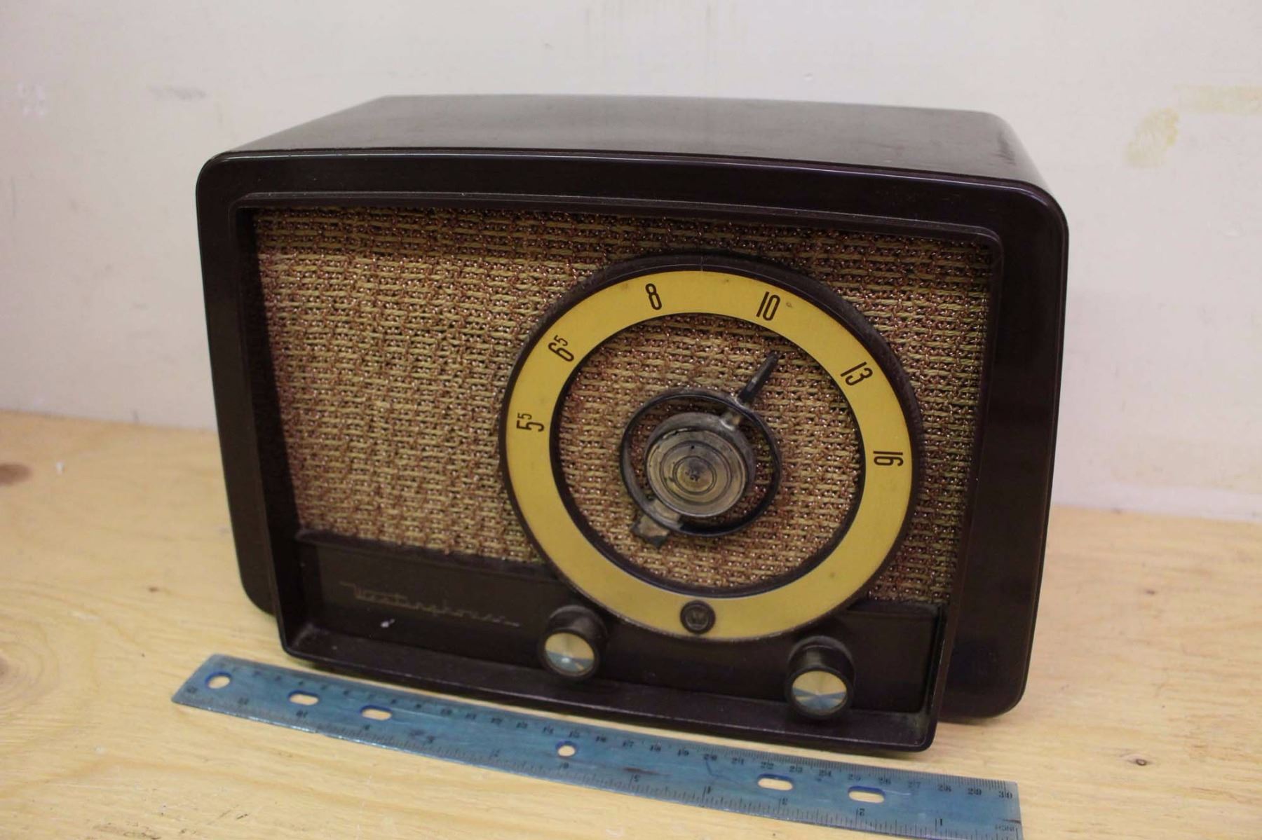 Vintage Brown Westinghouse Radio