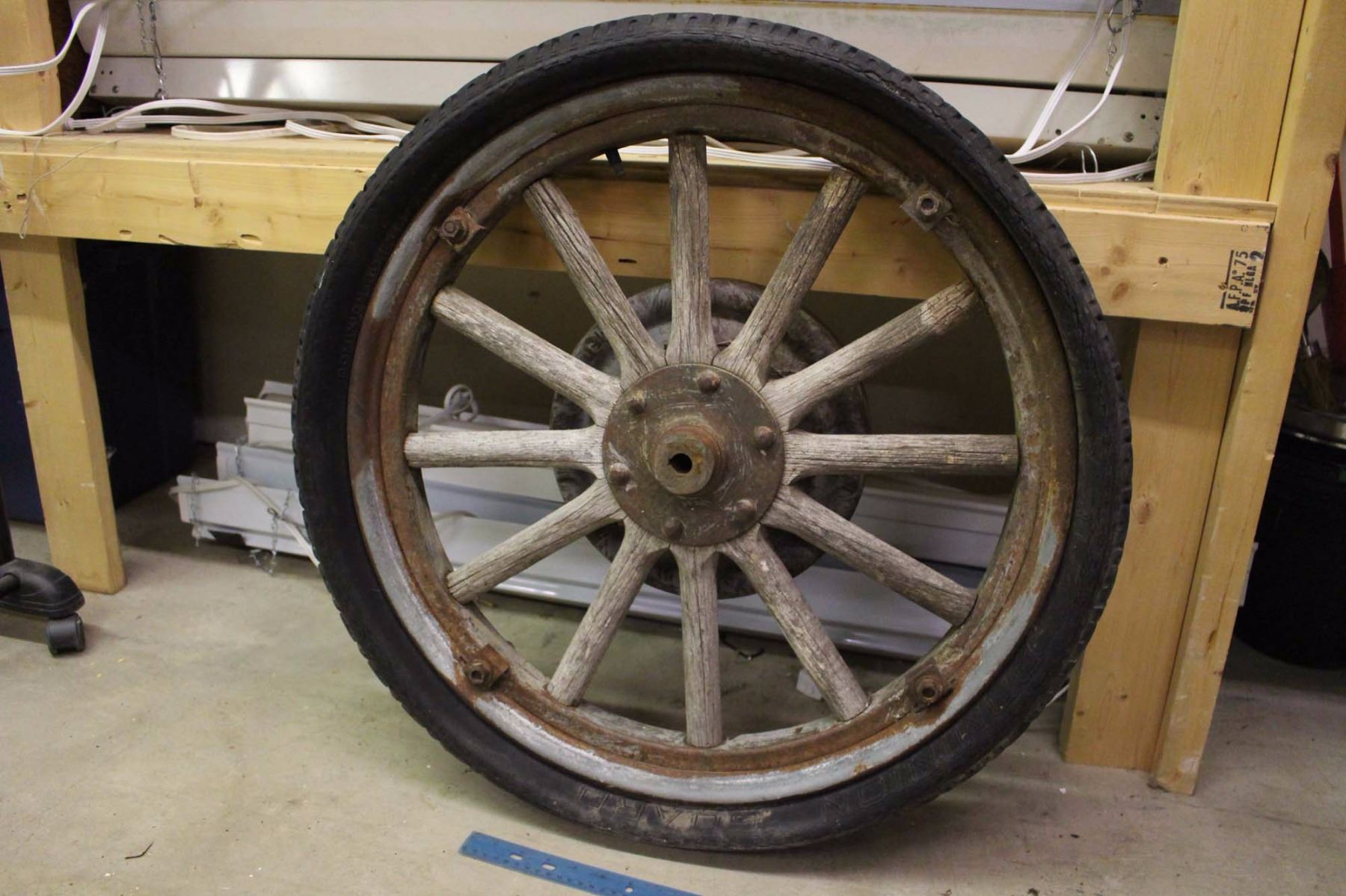 Antique Tire& Rim Model