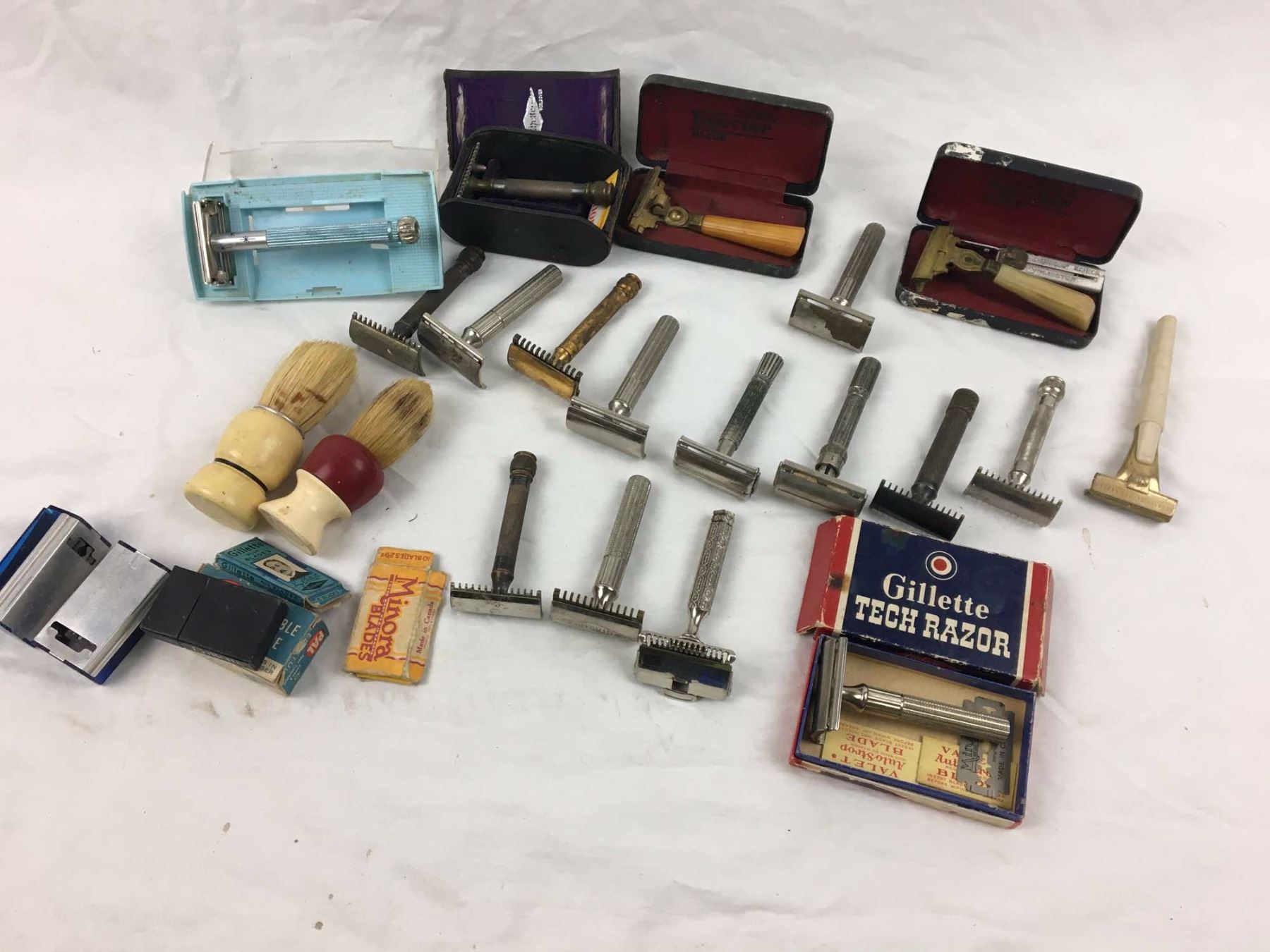 Large Vintage Safety Razor Lot (18) W/Extras