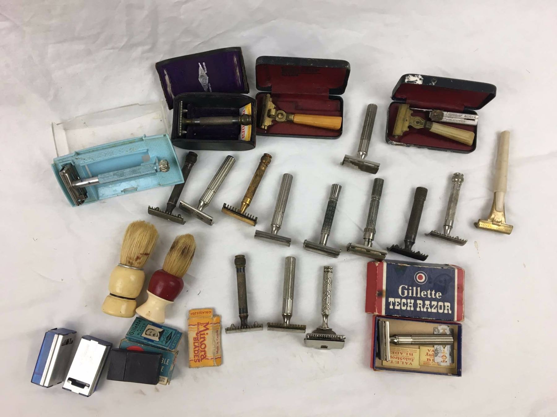Large Vintage Safety Razor Lot (18) W/Extras
