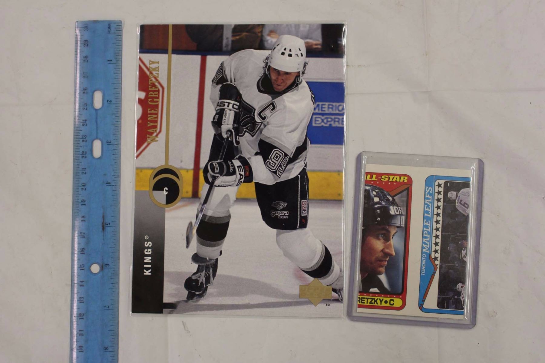 Wayne Gretzky Error Card (Miscut Card)&Oversized Upper Deck Card