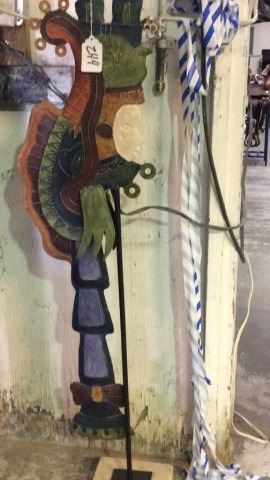 Floor standing decor piece