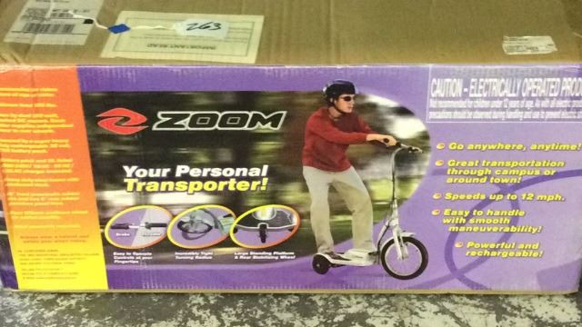 "Zoom" electric three wheel scooter
