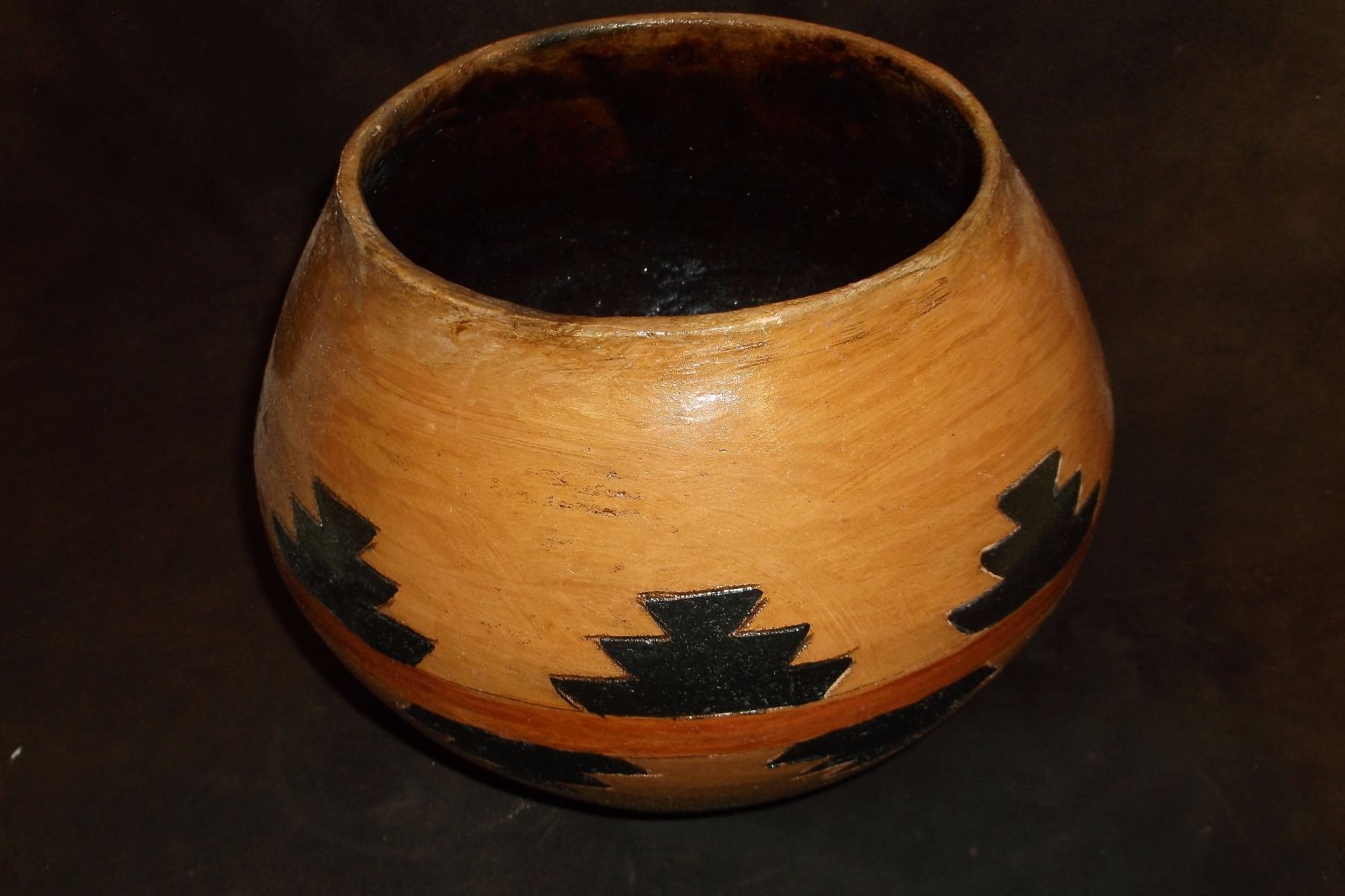 Contemporary Navajo Pot- Maker Arnold Lameman- Paints Slips are Natural ...