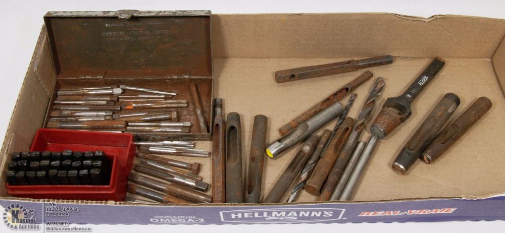 LETTER PUNCH, 30 PC TAPS SET AND