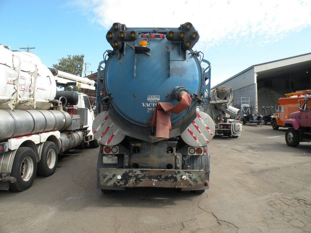 1995 Ford Vactor SN#-1FDZW82E7SVA66950 Unit#-2553