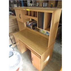 4 Foot Wide Computer Desk with Hutch