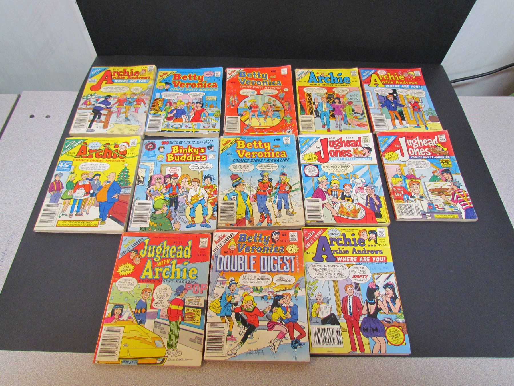 Archie comic lot- 13 Archie comics assorted - Schmalz Auctions