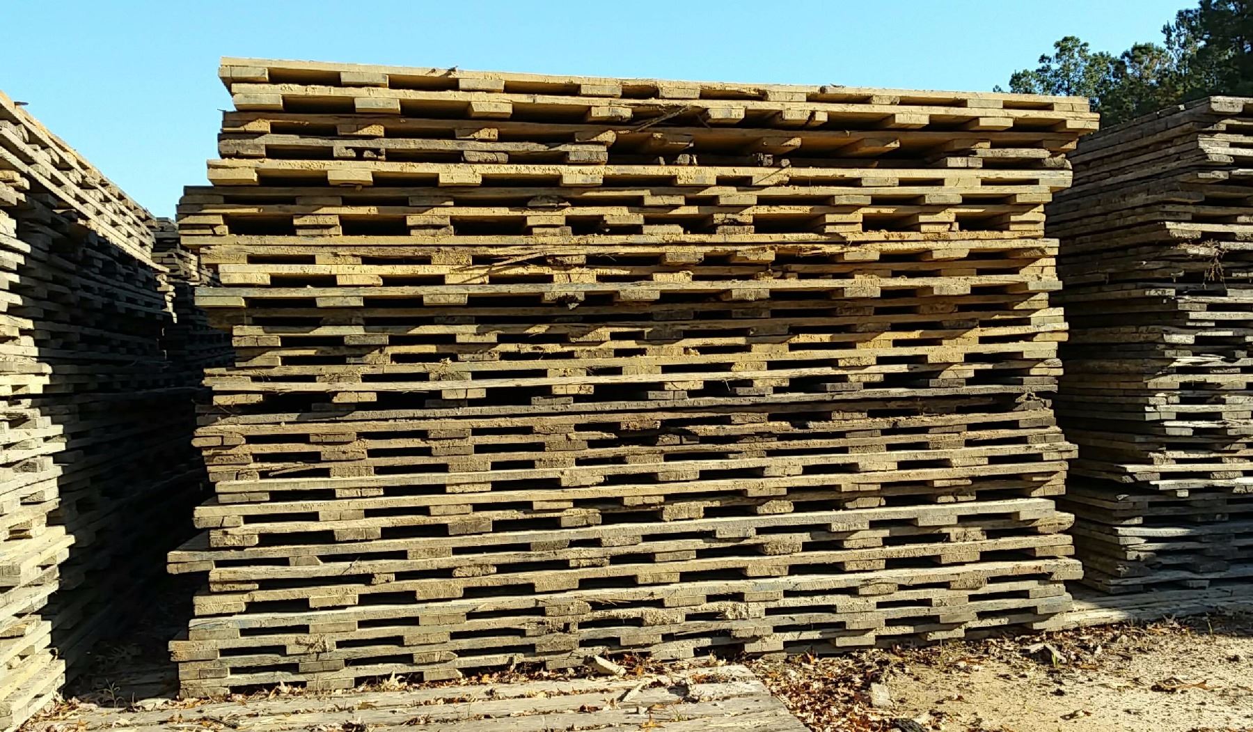 50 10 X 12 OAK LOGGING MATS WITH RUNNERS SELLING OFFSITE LOCATED IN 50-10-x-12-oak-logging-mats-with-runners-selling-offsite-located-in