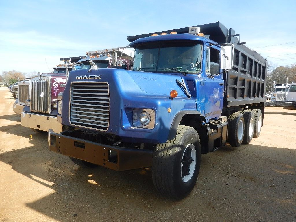 2000 MACK DM690S DUMP, VIN/SN:1M2B209C9YMO27598 - TRI-AXLE, 300 HP DIESEL ENGINE, 10 SEED TRANS ...