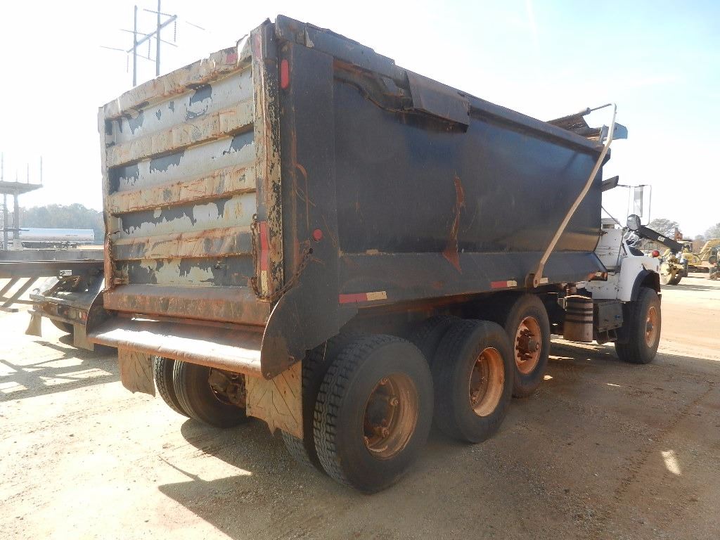 1992 MACK DM690S DUMP, VIN/SN:1M2B206C9NM009974 - TRI-AXLE, 300 HP MACK DIESEL ENGINE, 10 SPEED ...