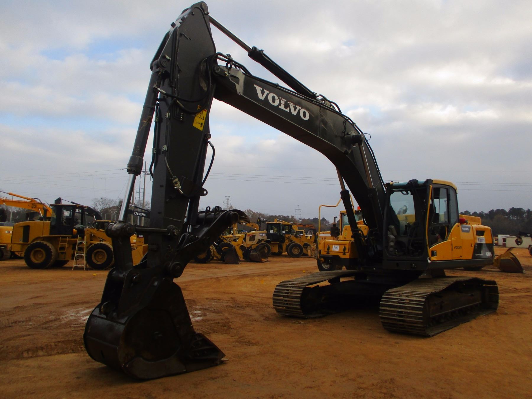 2013 VOLVO EC250DL HYD EX, VIN/SN:210059 - 9' 6" STICK 42" BUCKET, HYD THUMB, ECAB W/AIR, METER ...