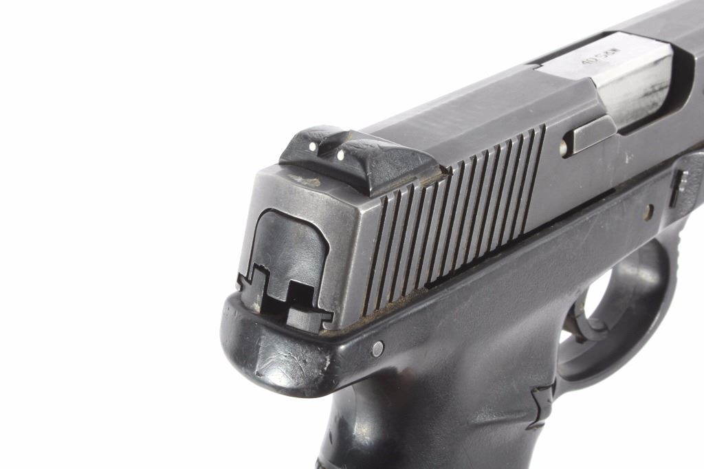 Smith & Wesson Model SW40F .40S&W Semi Auto Pistol