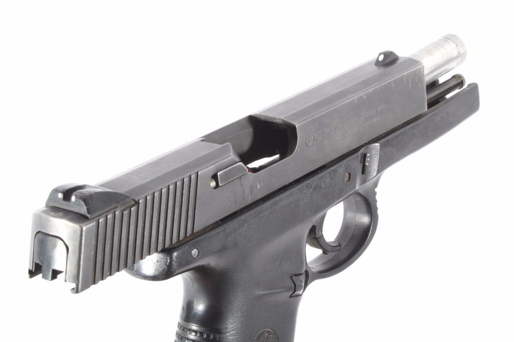 Smith & Wesson Model SW40F .40S&W Semi Auto Pistol