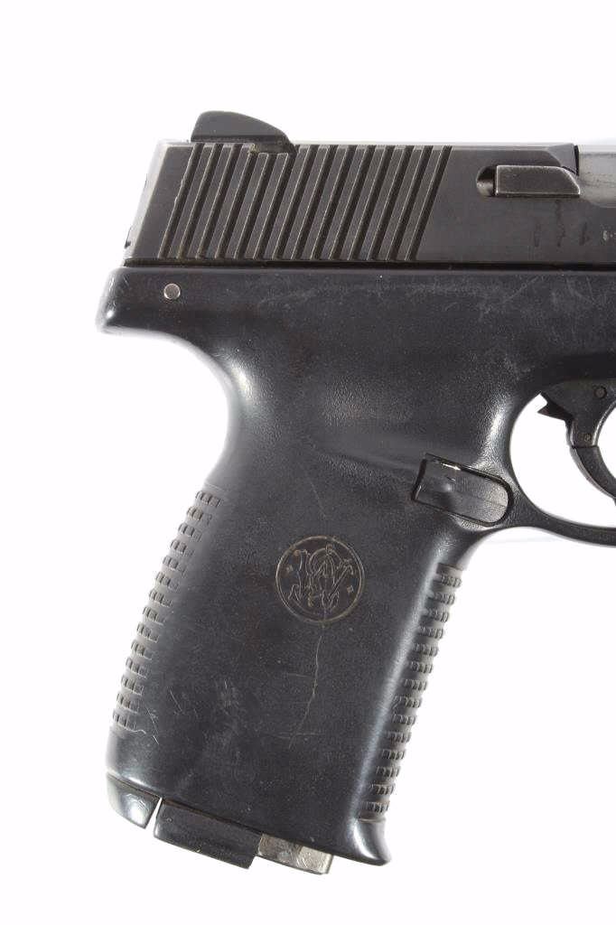 Smith & Wesson Model SW40F .40S&W Semi Auto Pistol