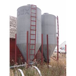 Sioux Hopper bin, appx. 100 bu.