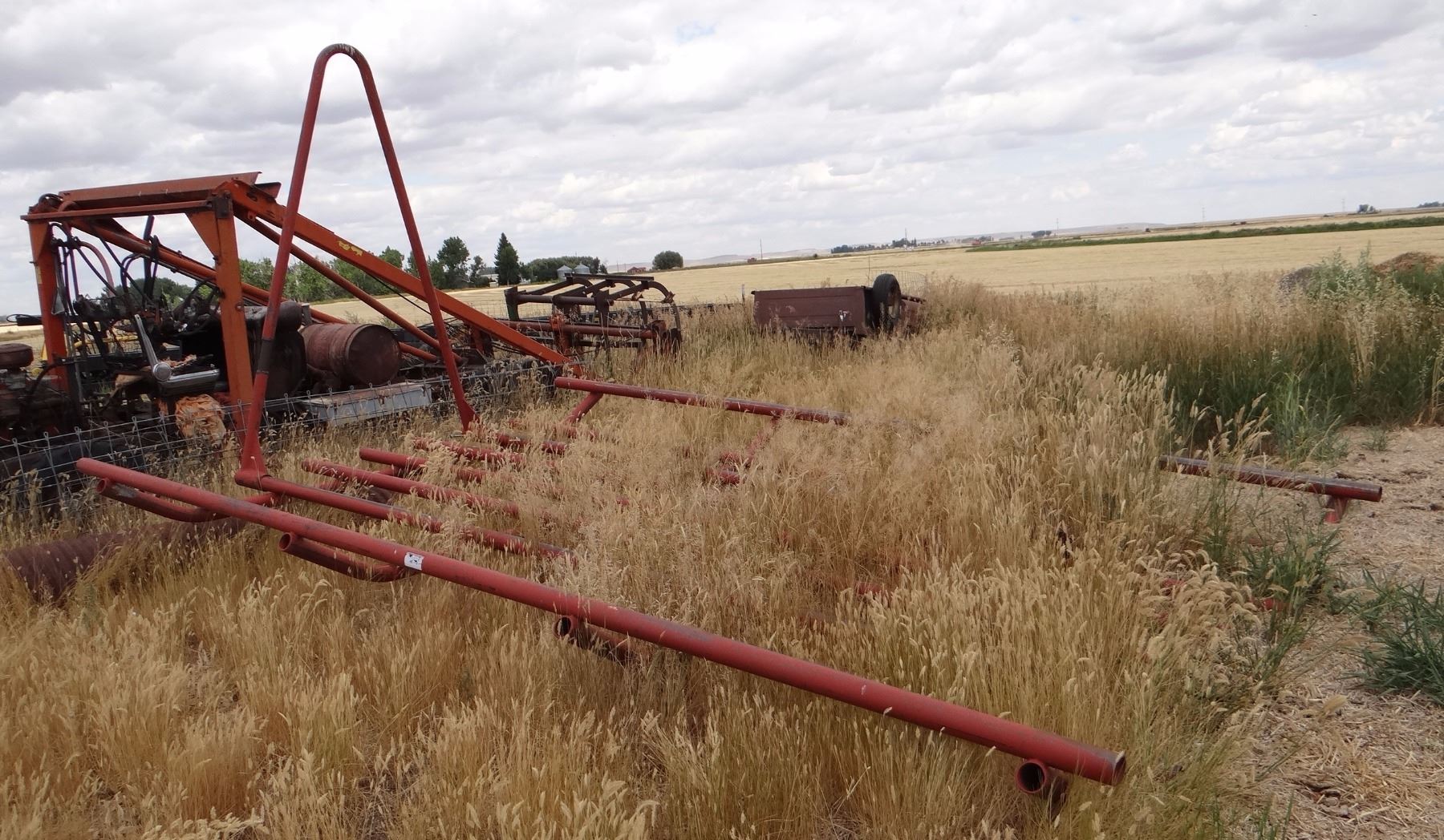 STUR-D round bale rack, 17’