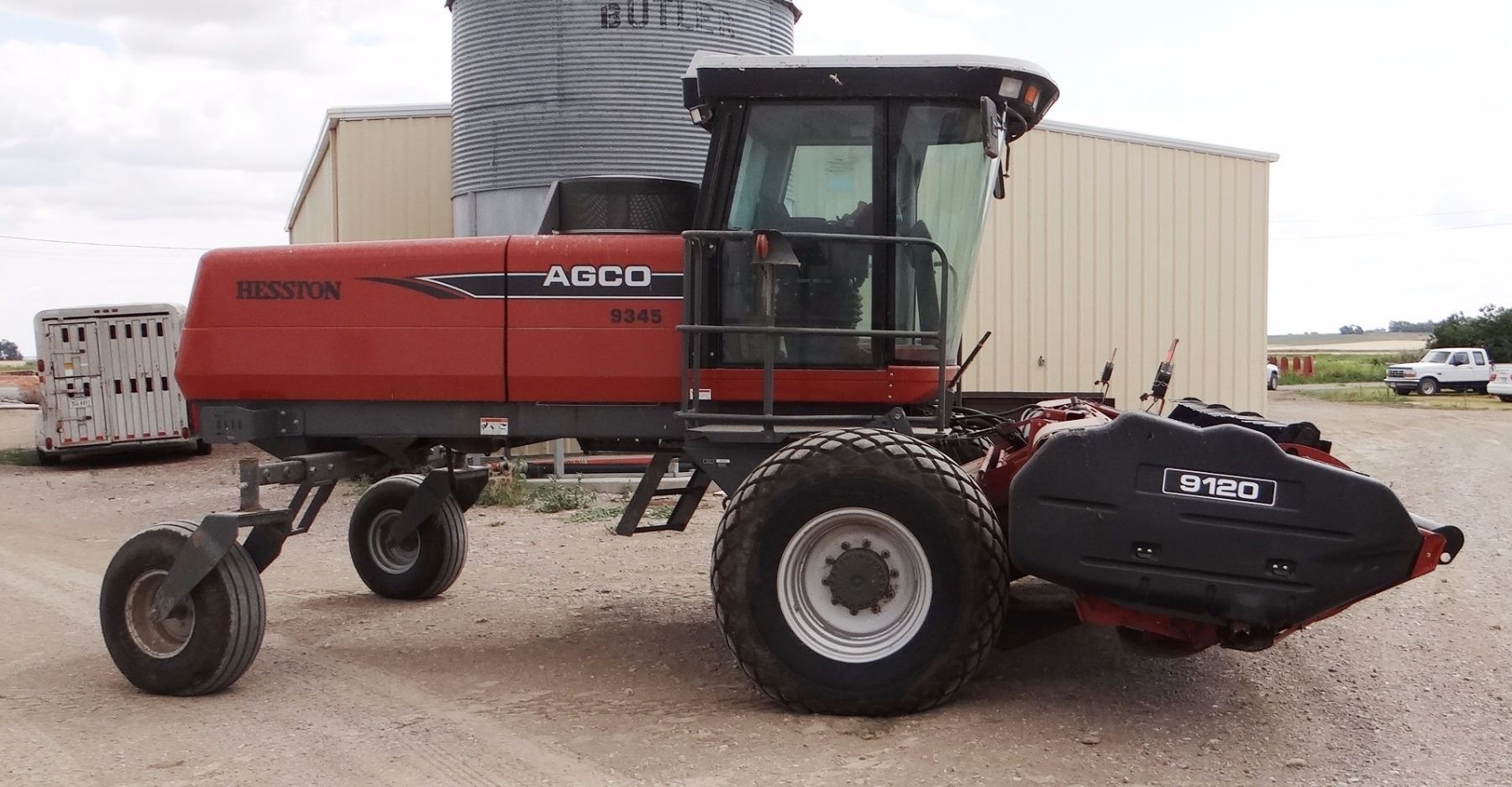 2010 Hesston Agco 9345 swather, 9120 16’ header, dual auger, steel ...