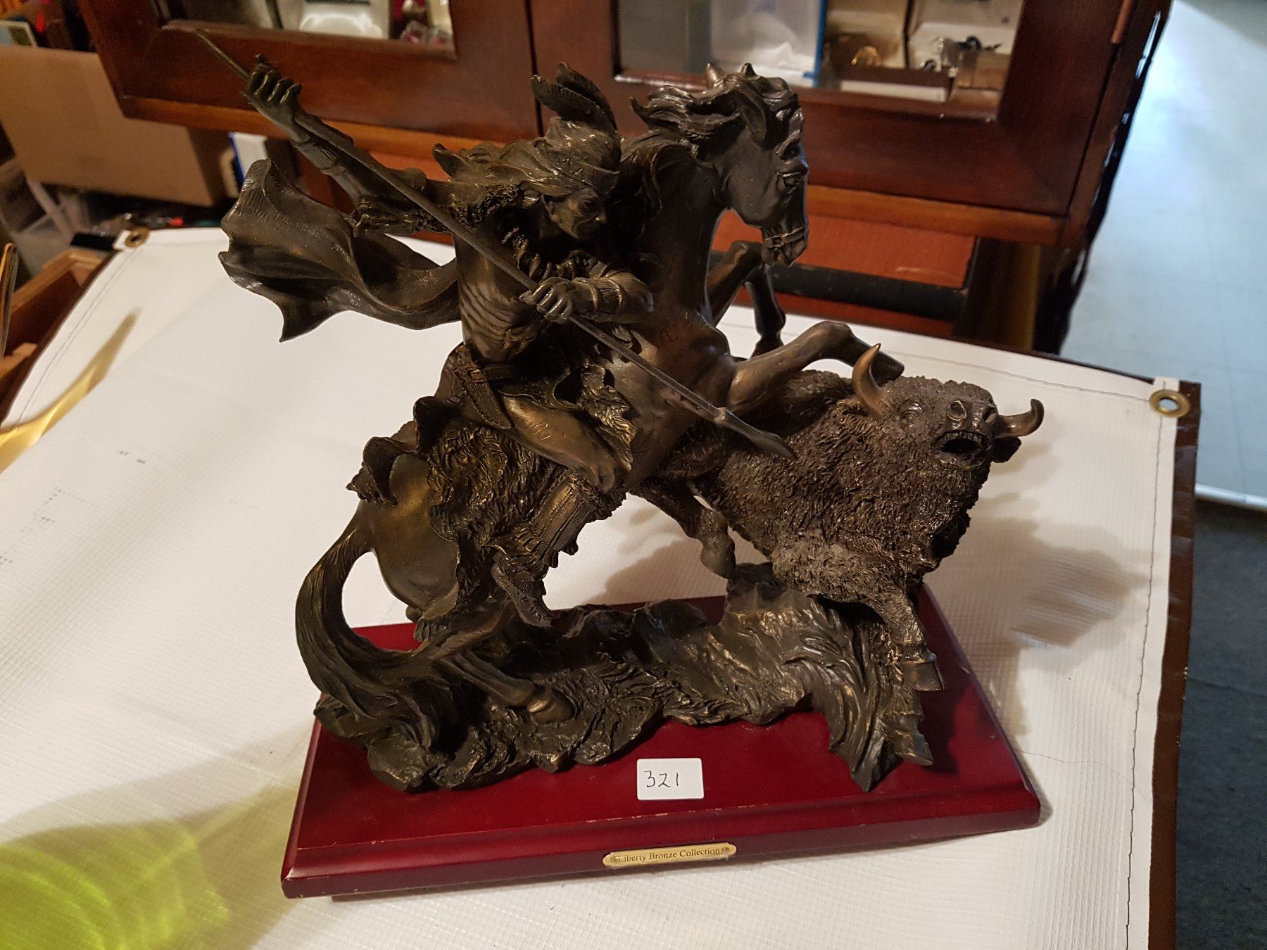 Liberty Bronze collection statue - Schmalz Auctions