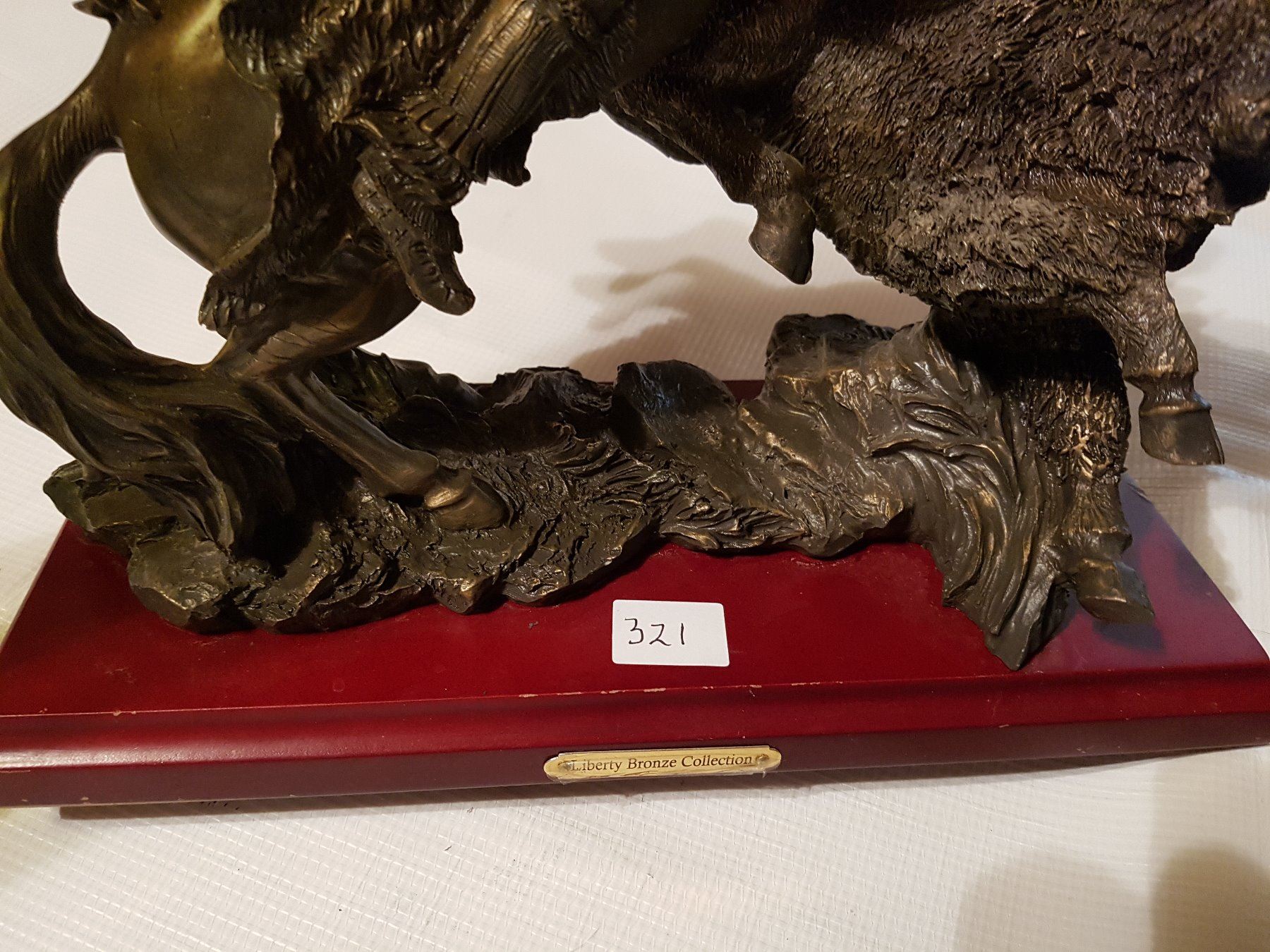 Liberty Bronze collection statue - Schmalz Auctions