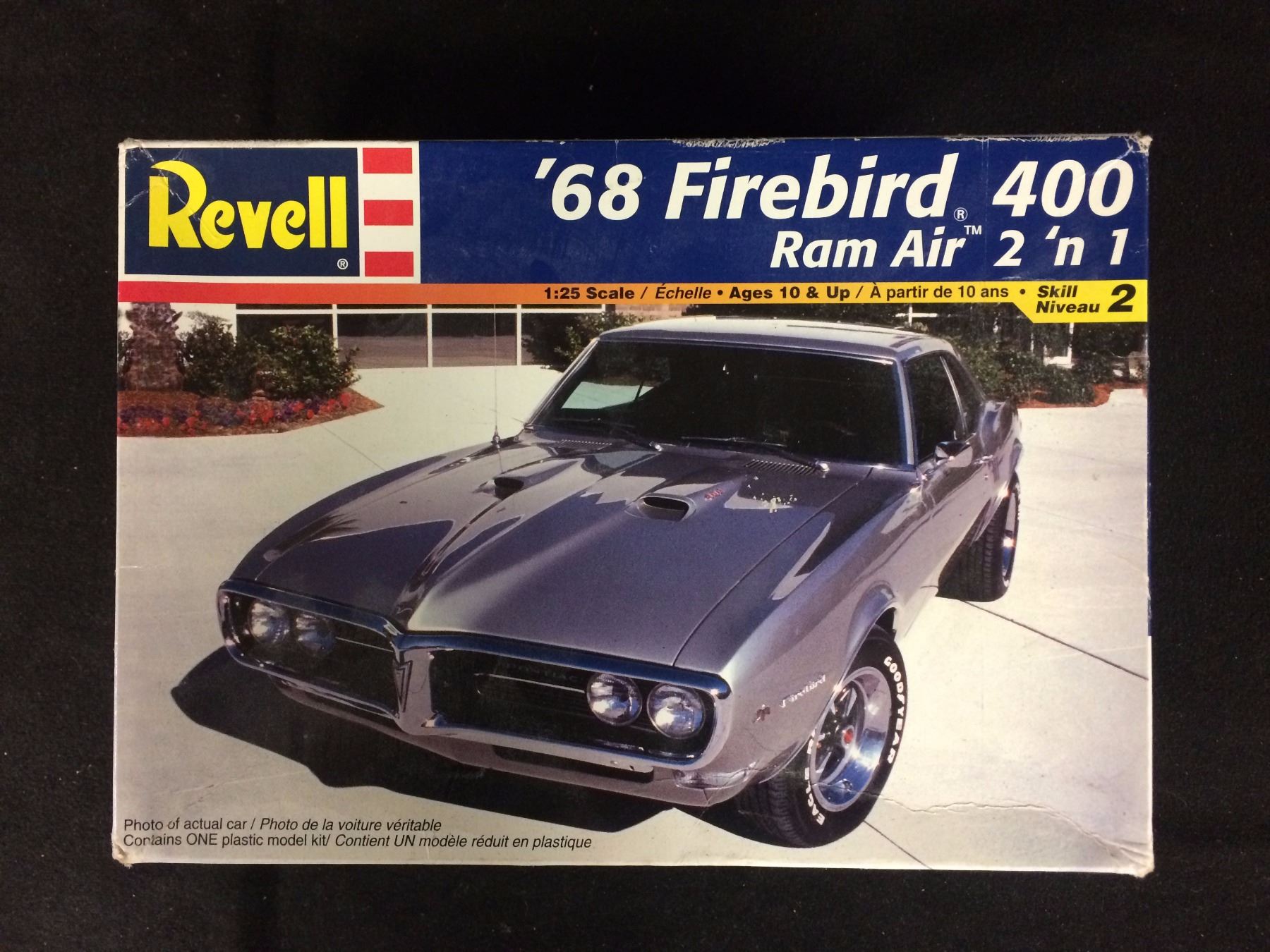 Revell 1968 Firebird 400 Ram Air 2 'n 1 Model Kit 1:25 (UNBUILT) IN BOX