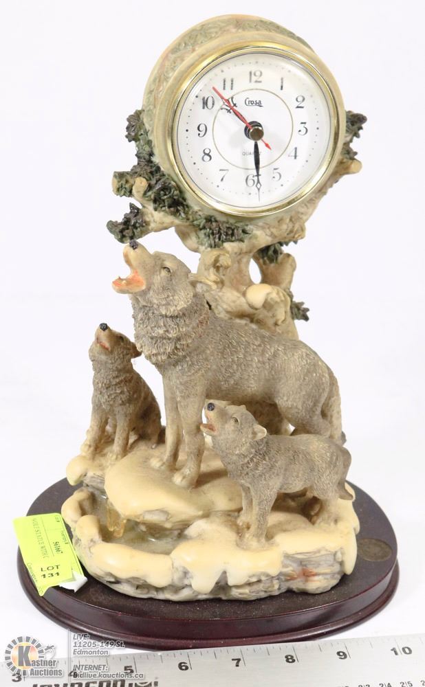 WOLF STATUE CLOCK