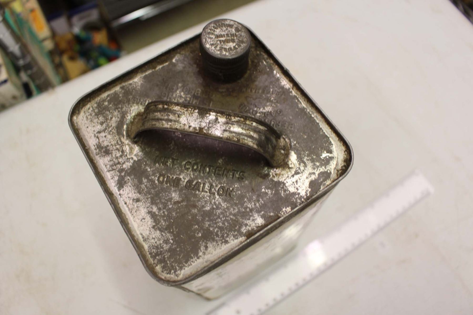 Gargoyle Mobiloil, "A" Heavy Medium Tin