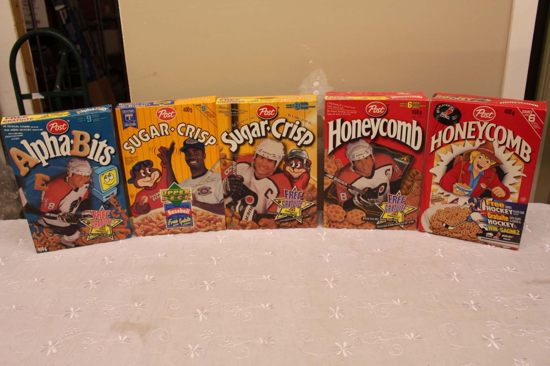 Lot of Sports Cereal Boxes: Wayne Gretzky, Eric Lindros, Brett Hull, Etc