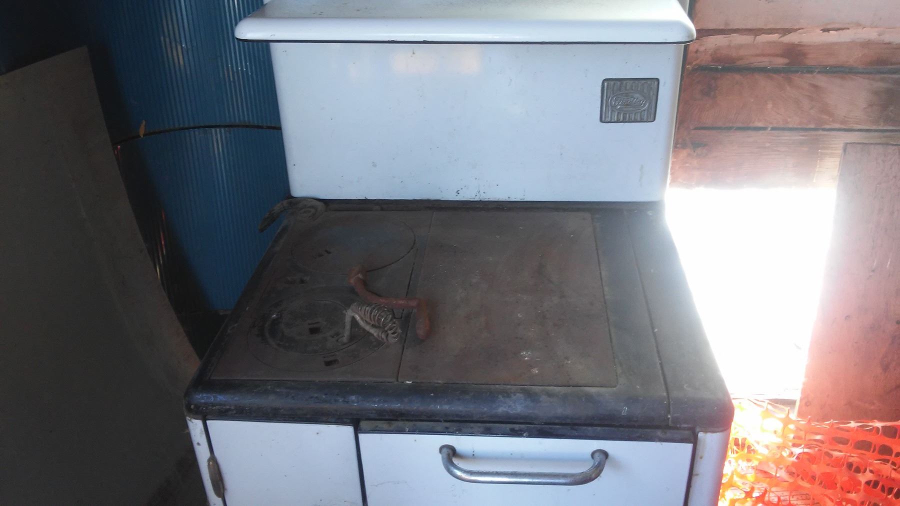 Findlay Antique Stove, Complete