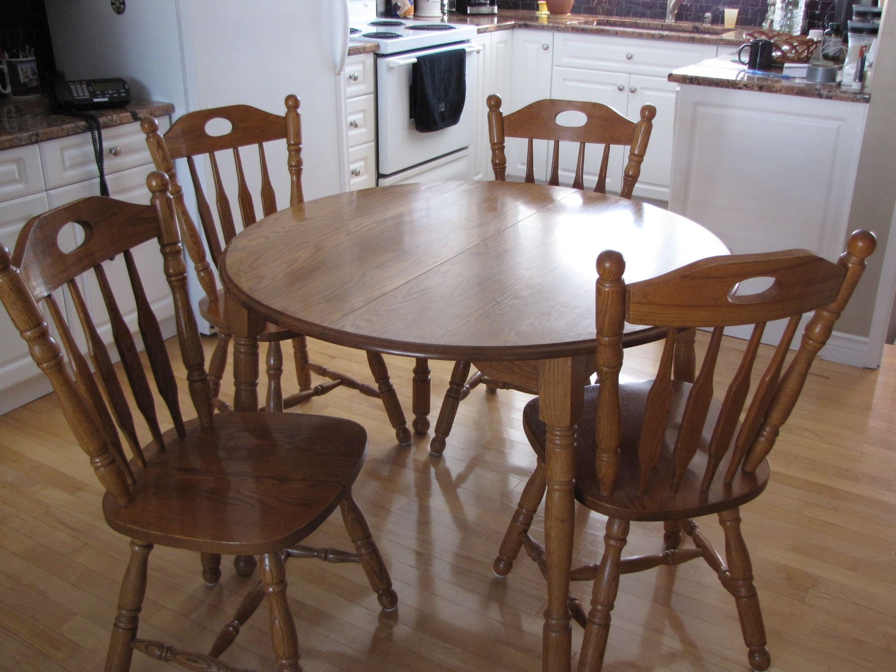 Wooden Table And Chairs, Solid Oak (4). 42" Round W/ 18" Leaf.