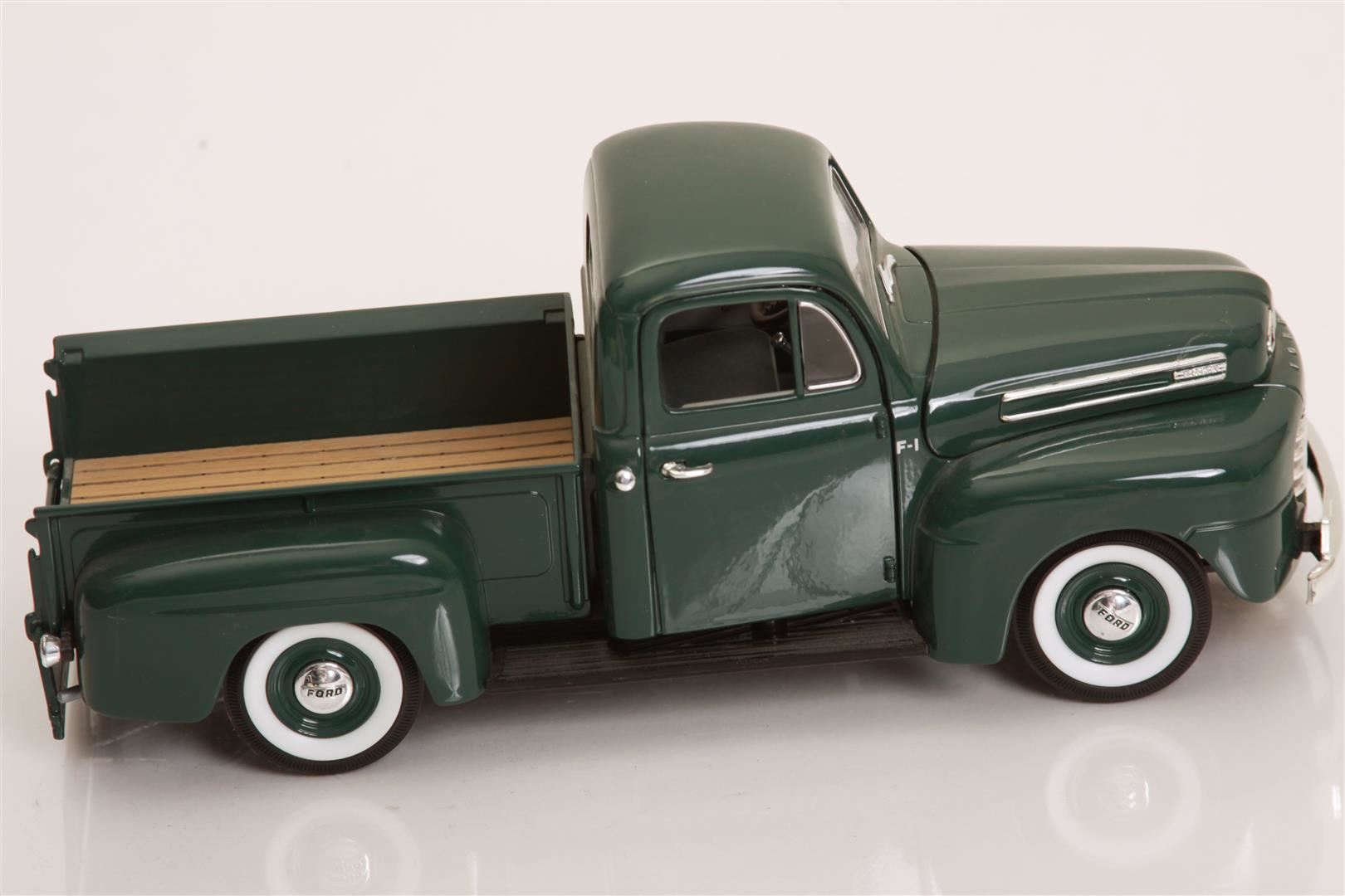 1/18 Scale 1948 Ford F-10 Pickup by Road Legends